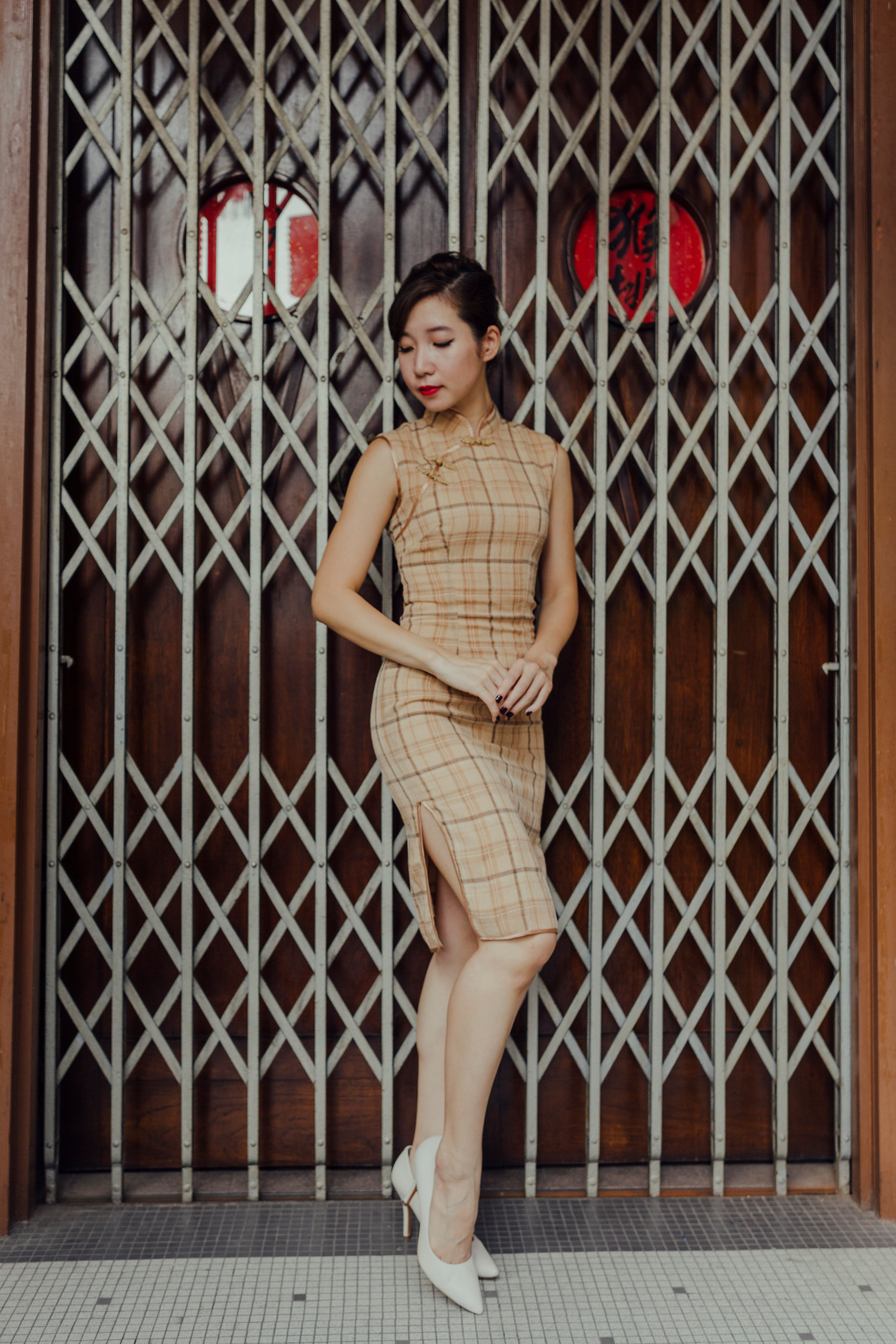 Su Li-Zhen Cheongsam in Sand Plaid – Shopbluebelle