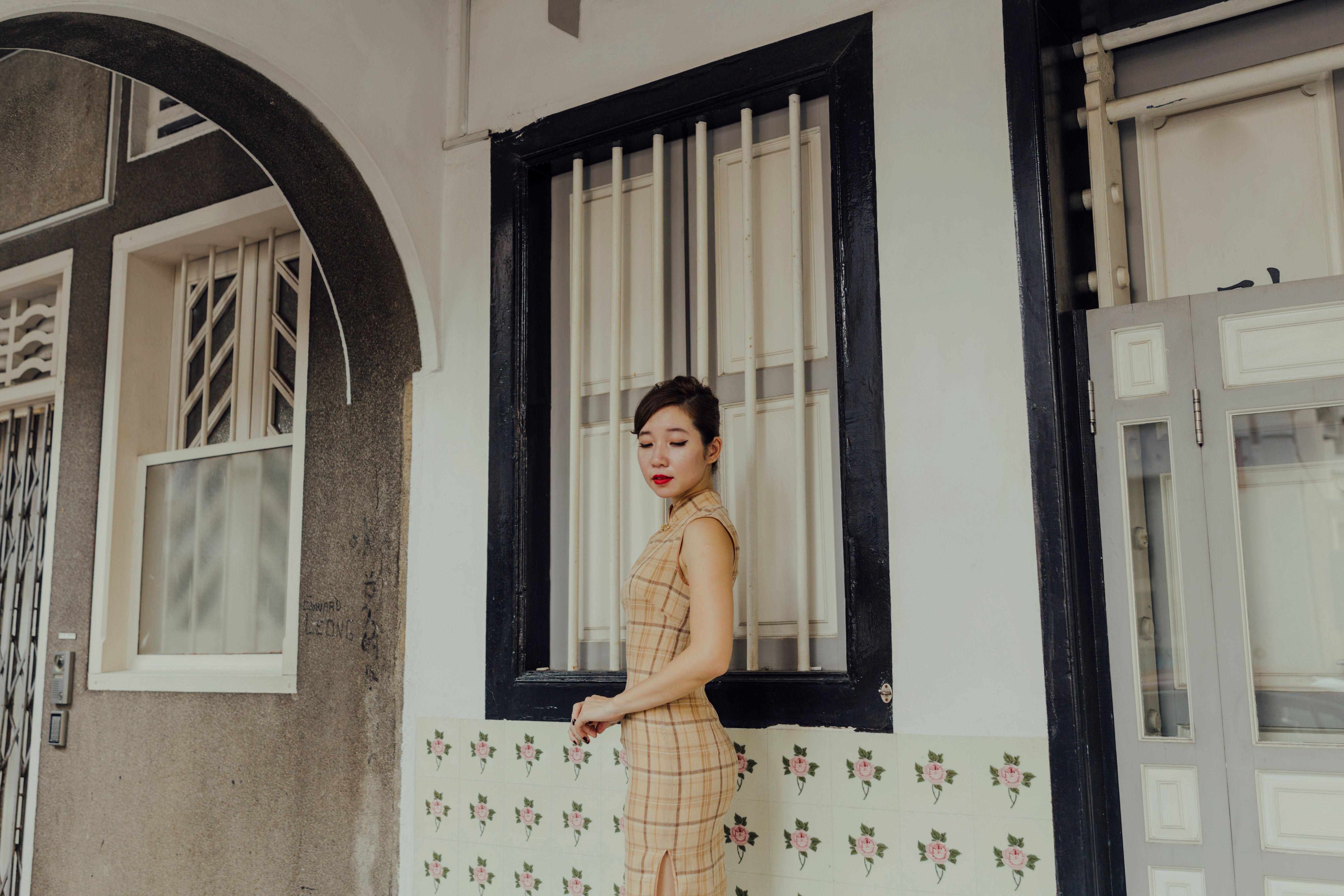 Su Li-Zhen Cheongsam in Sand Plaid – Shopbluebelle